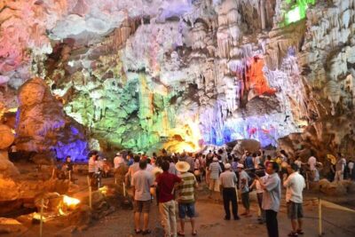 Hang Đầu Gỗ - Tuyệt tác tại vịnh Hạ Long - Vivu Halong